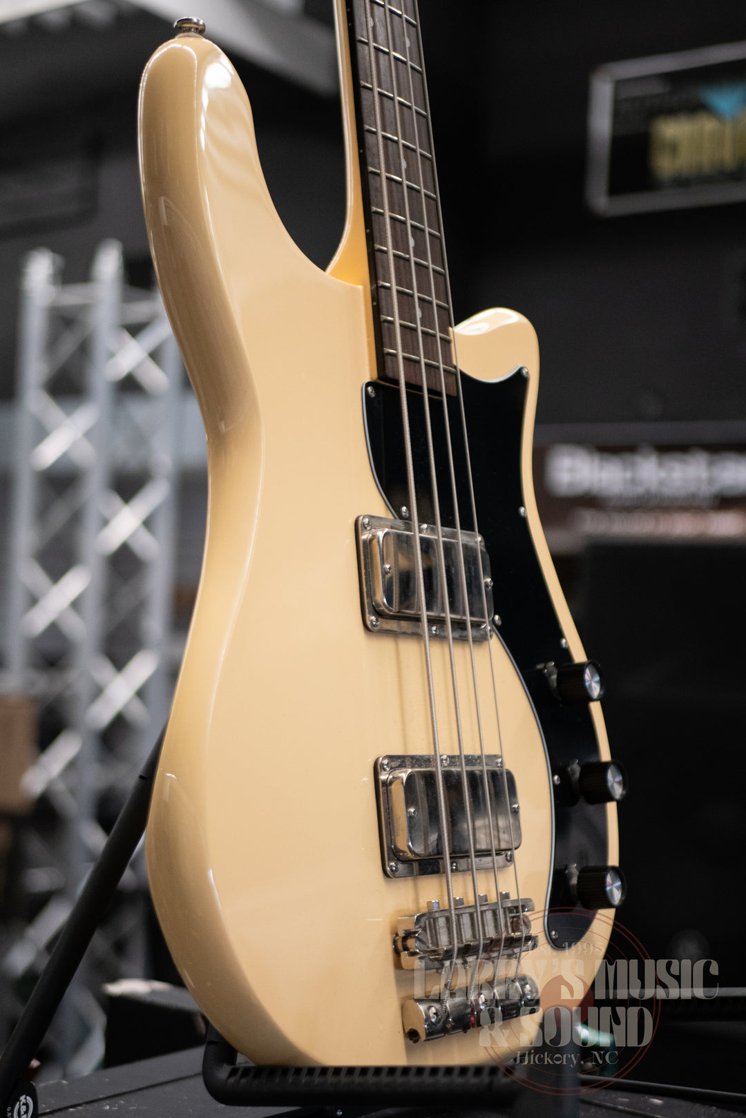 Epiphone Embassy Bass - Cream - USED – Larry's Music & Sound