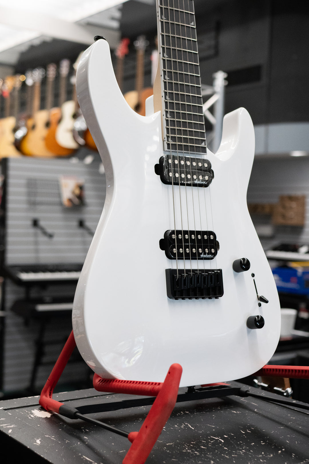 Jackson JS Series Dinky Arch Top JS32-7 DKA HT - Snow White – Larry's ...
